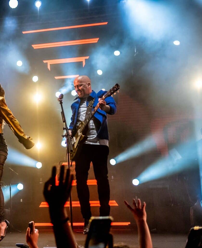 הופעה של עילי בוטנר והילדים החדשים - מופע שקיעה | זאפה אמפי שוני ...